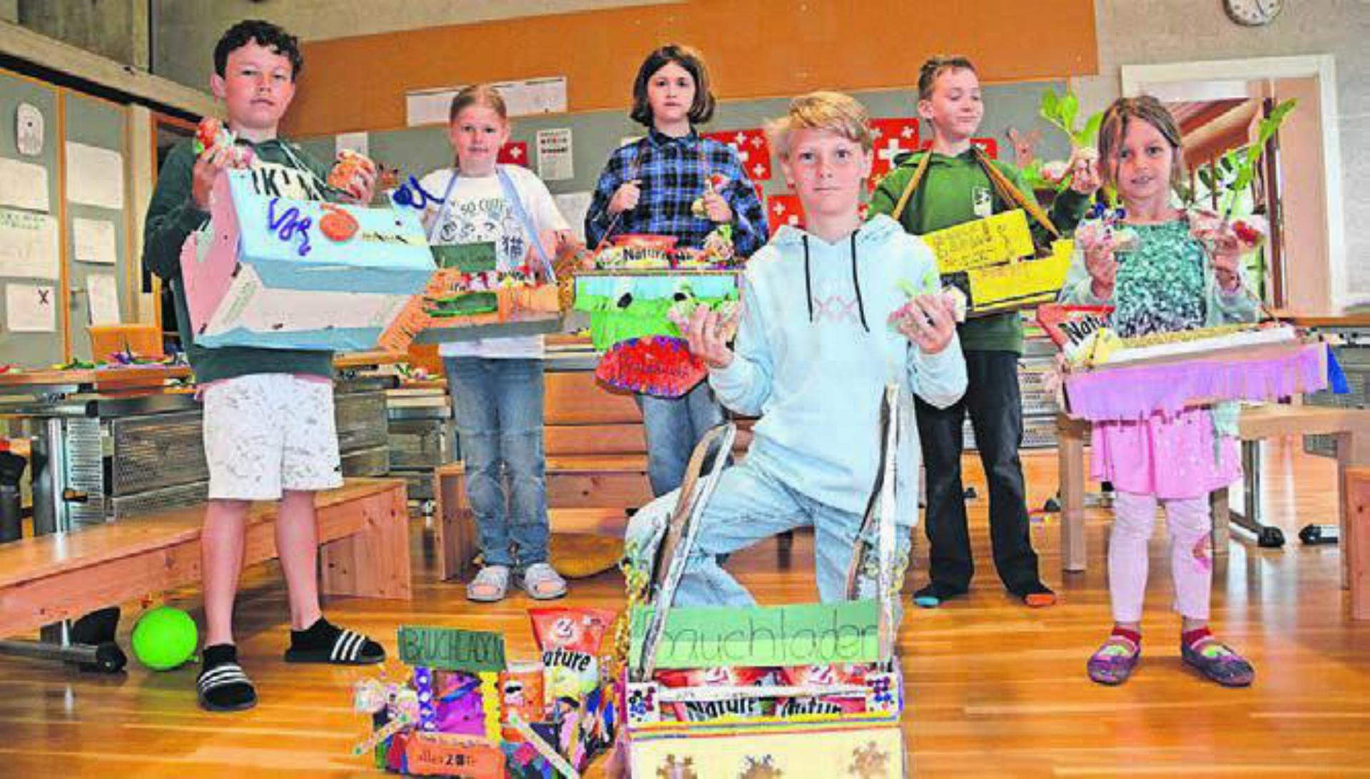 Die Gruppe «Restaurant» sorgt für den Knabbergenuss und die Erfrischung ...