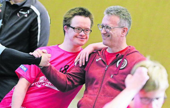 Eine Halle voller Lachen